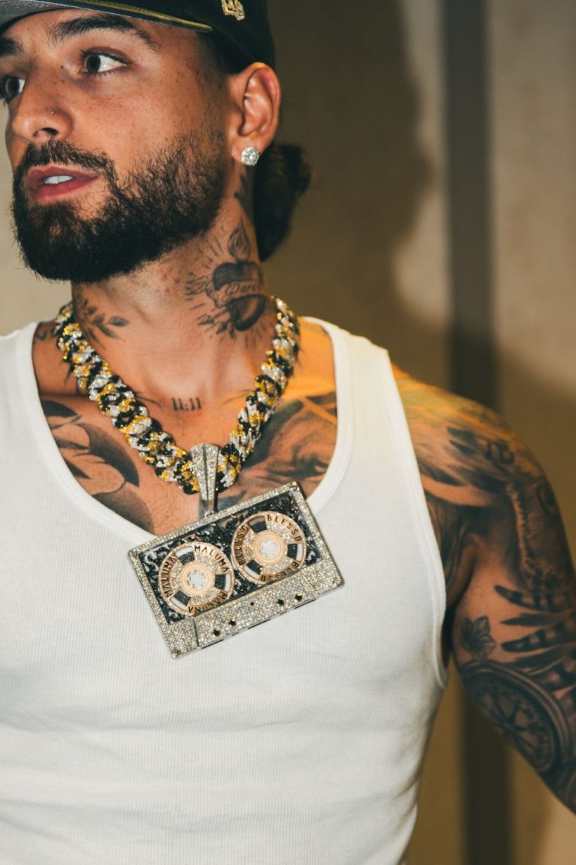 MALUMA PRESENTA UN RELOJ PERSONALIZADO “DON JUAN” Y UN COLLAR “1 OF 1 ...
